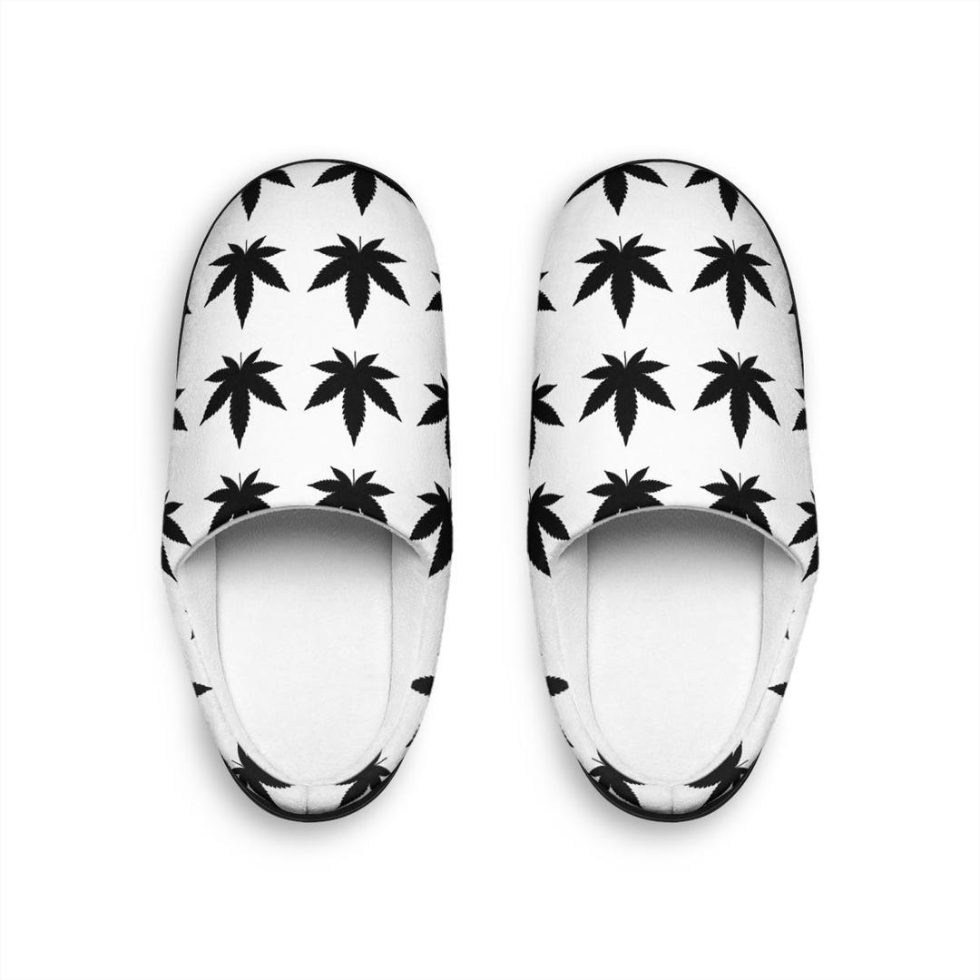 Black Weed Leaf Women Indoor House Slippers Cozy Slippers Cannabis Leaf ...