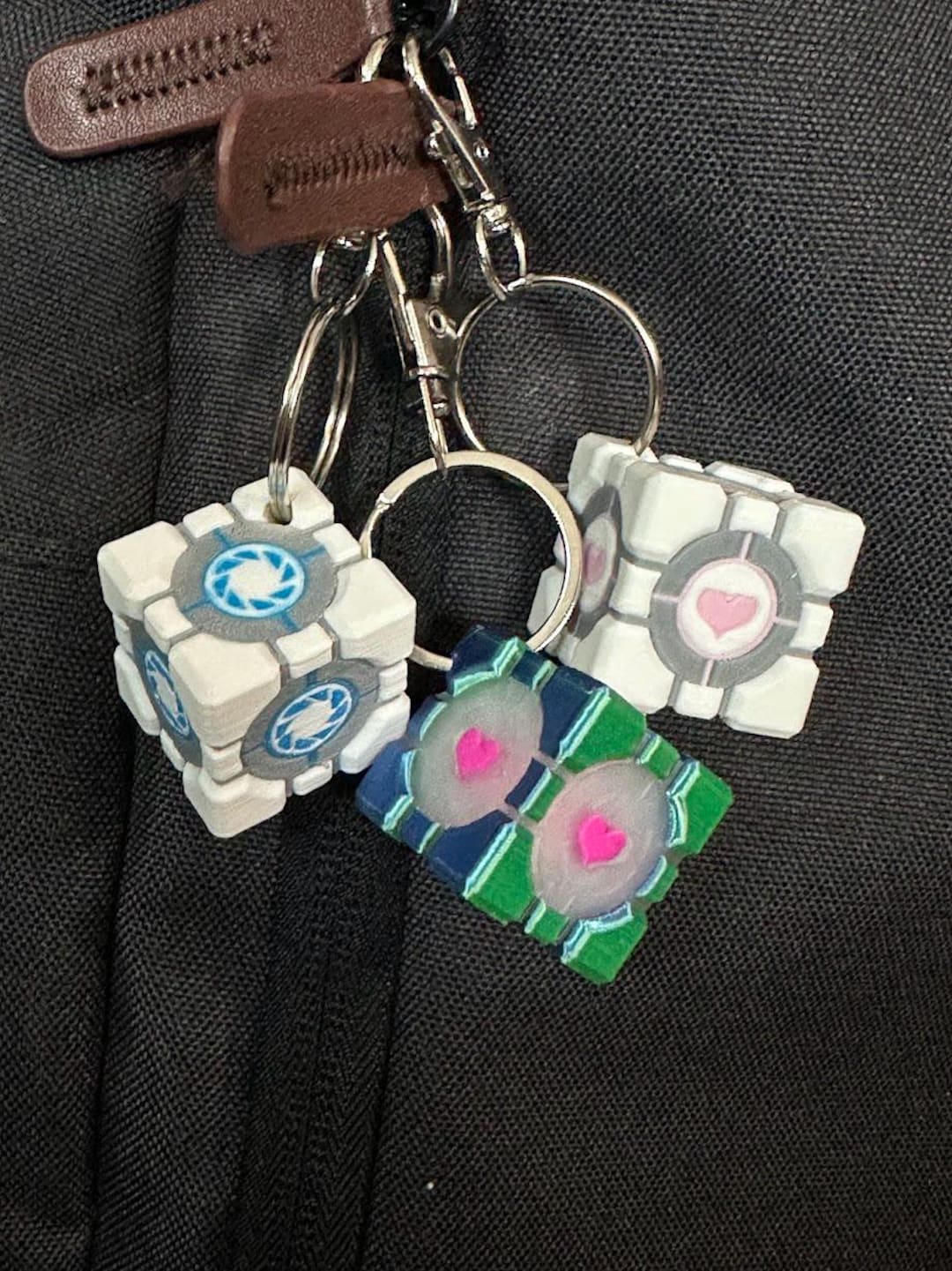 3D Printed Gaming Cube Keychain | Portal, DOTA 2 Companion Cube ...