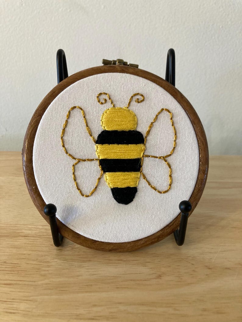 Bumble Bee Hanging Embroidery - Etsy
