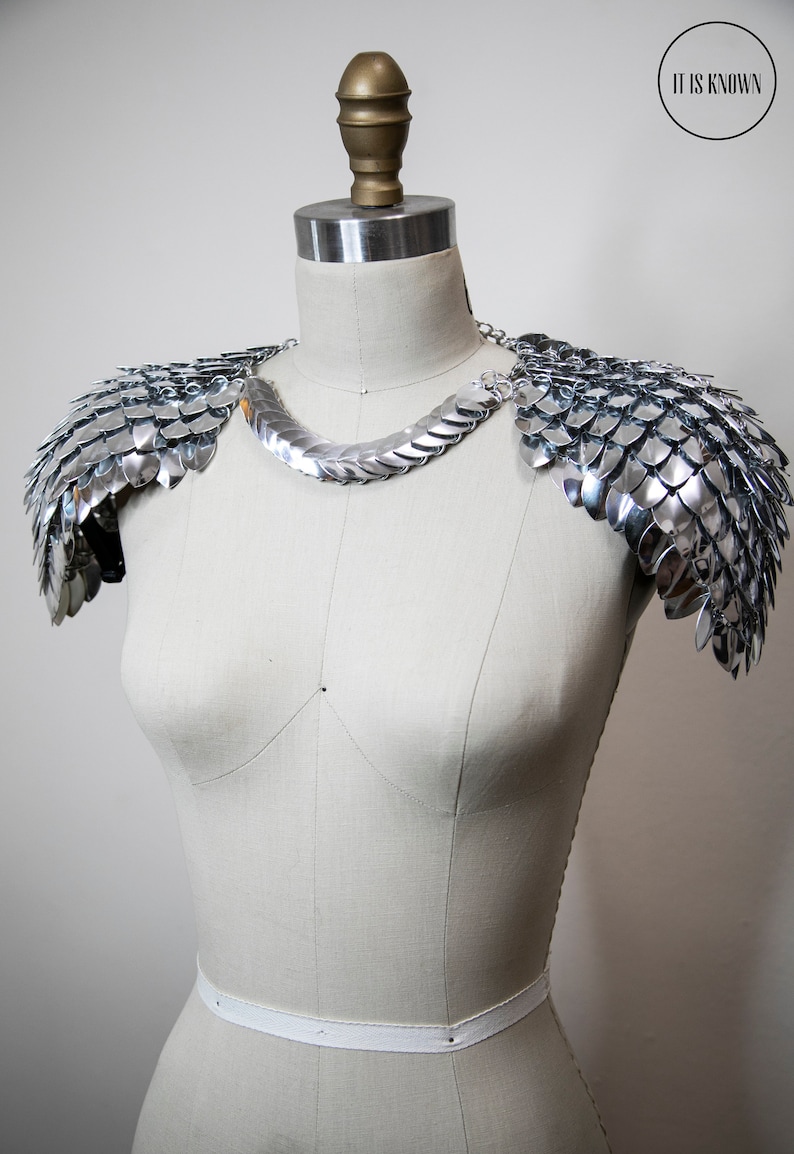 The Raven-feathers Scale Mail Chainmail Fantasy LARP Pauldrons | Etsy