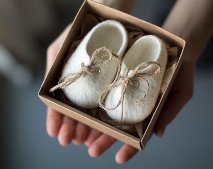Gender Neutral Baby Ankle Boots Wrap Around Newborn Baby Booties ...