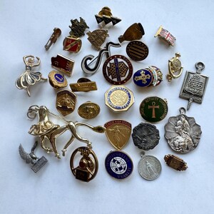 Vintage (30) Assorted Lapel Pins & Badges, Military, Fraternal ...