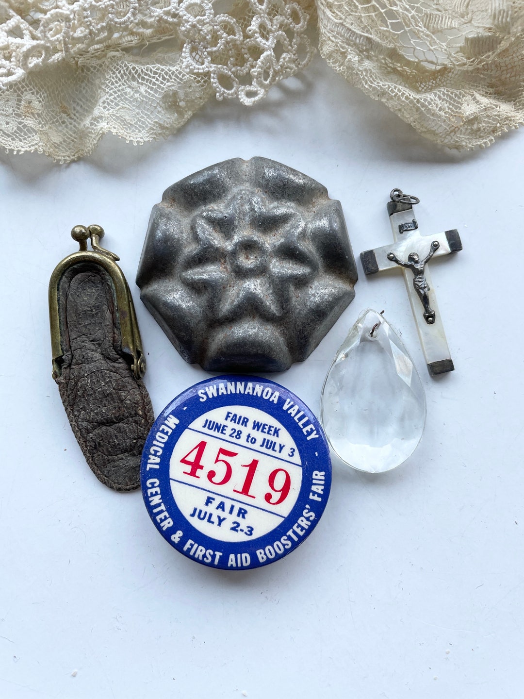 Vintage Trinkets Lot- Coin Purse- Pin- Cross- Crystal Mold- Jewelry ...