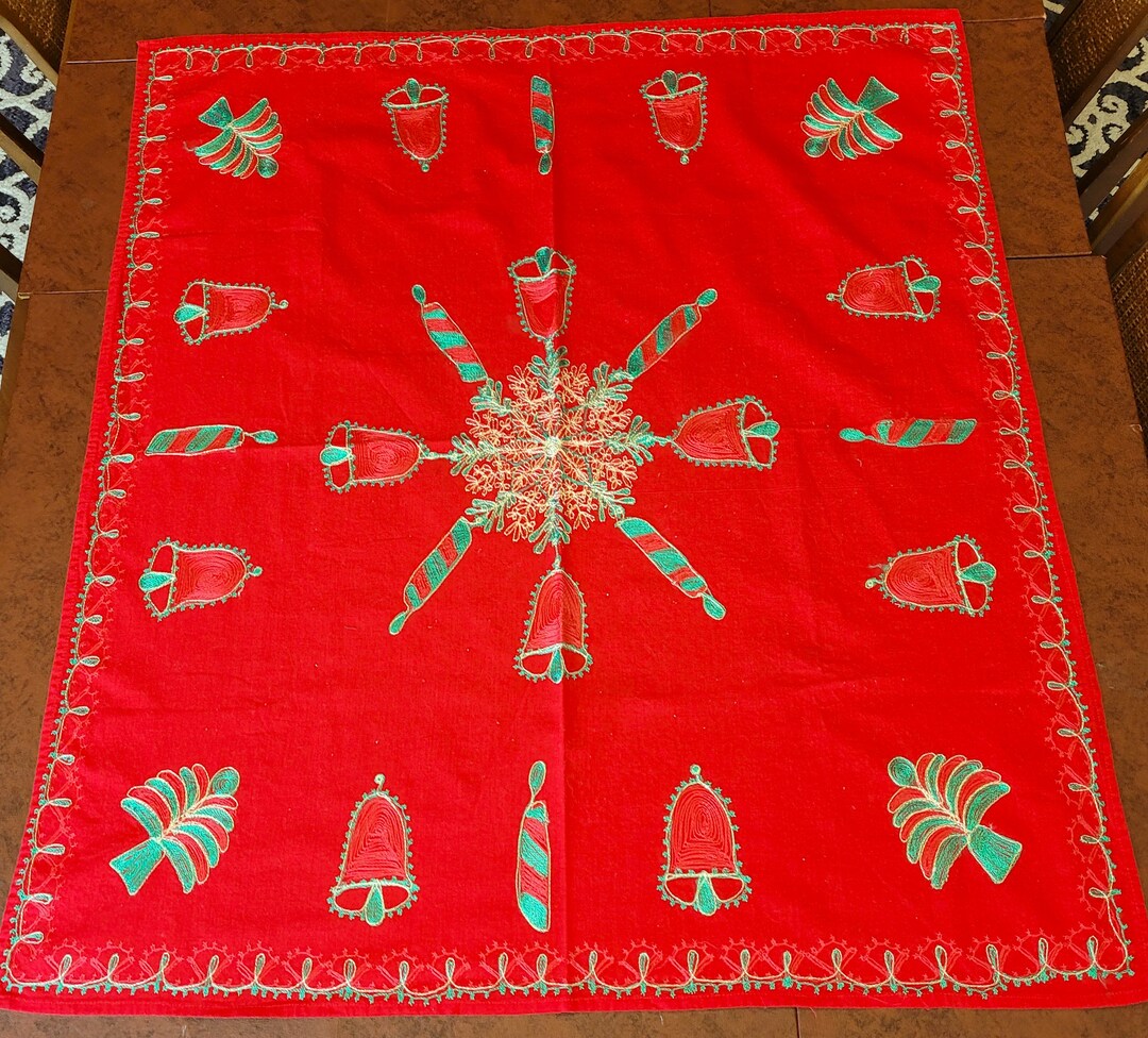 Aghabani Christmas Tablecloth, Syrian Embroidered Chainstitching in ...