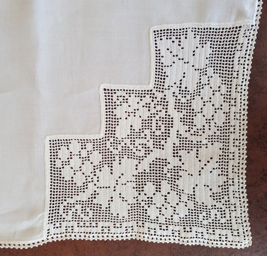 Heavy White Linen Tablecloth With Grapes, Vines, & Leaves Filet Crochet ...