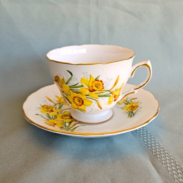 Daffodil Tea Cup - Etsy