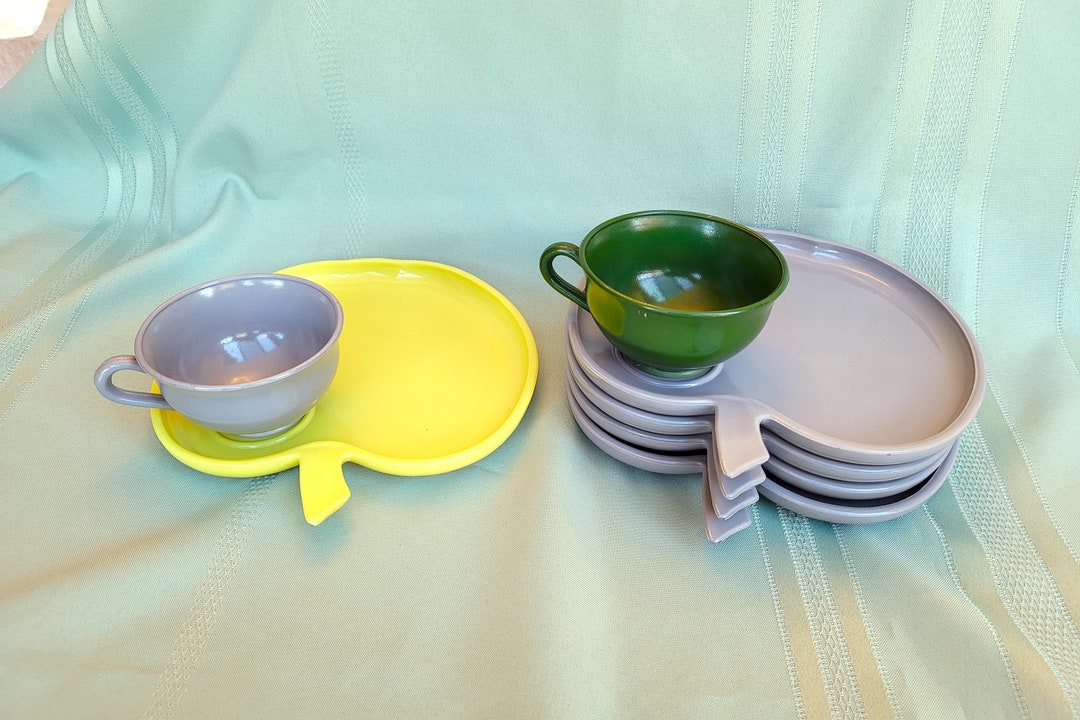 5 Hazel Atlas Apple Orchard Snack Plates 9" X 8", & 2 Ovide Cups, Fired ...