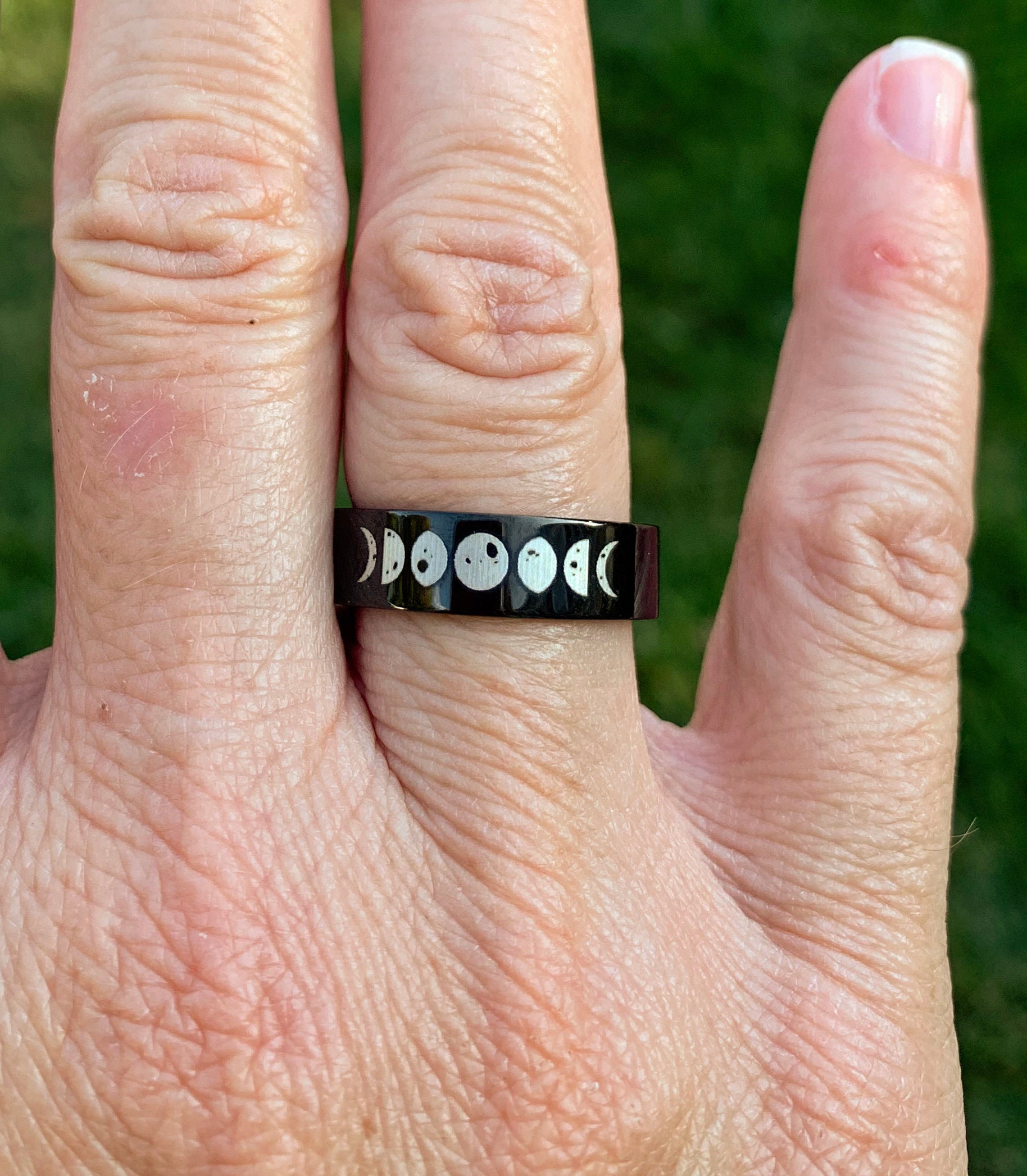 Black Phases of the Moon Ring, Engraved Stainless Steel Full Crescent ...