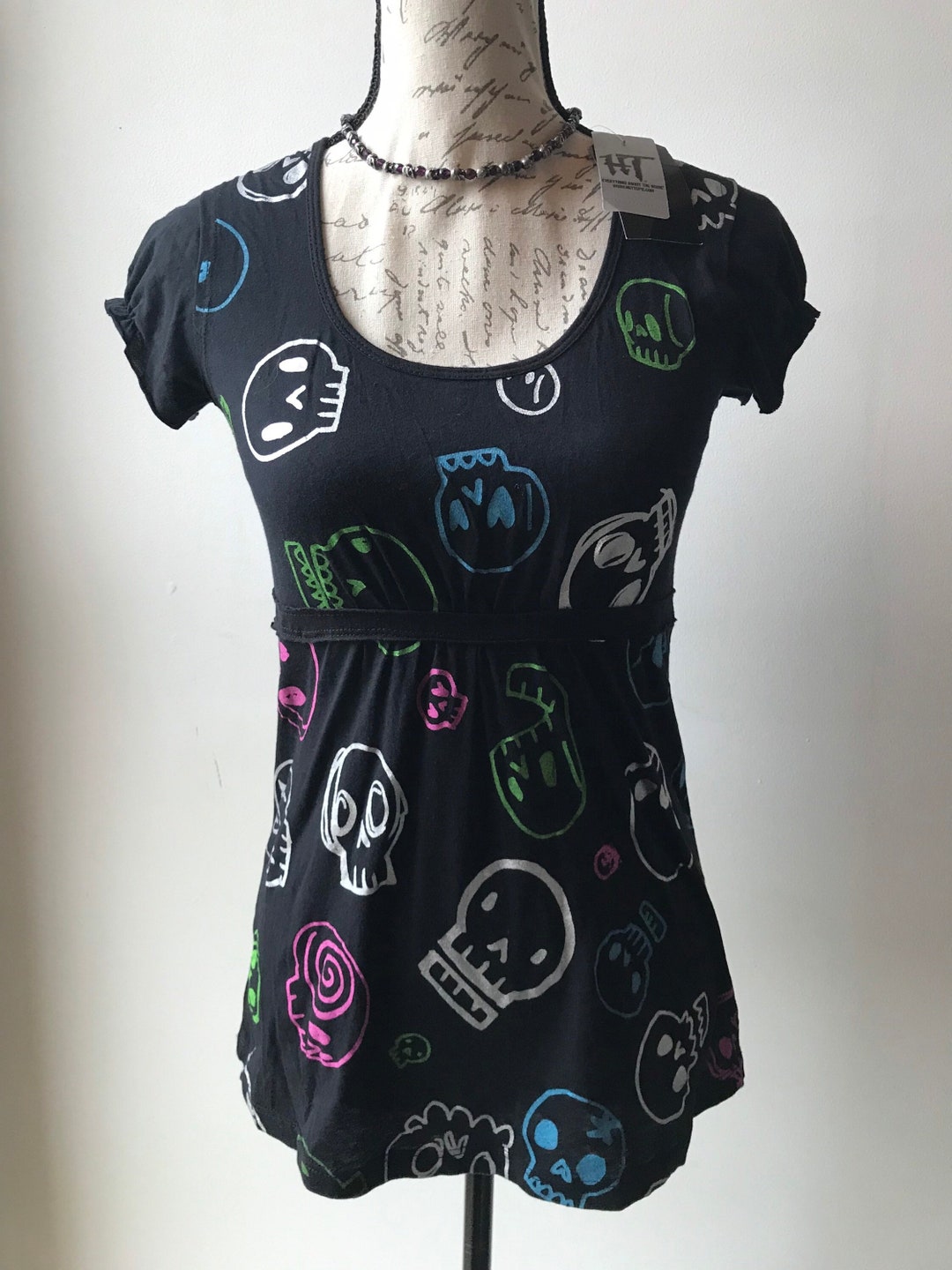 Hot Topic Black Babydoll Tunic Top With Multicolored Skulls Design & Elastic Band Ruffle Short ...