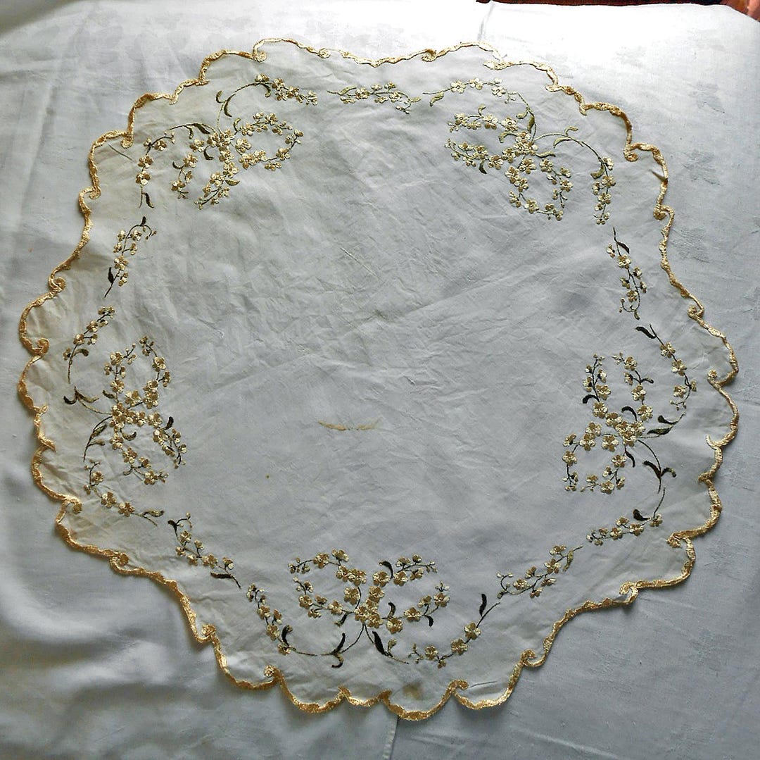 EDWARDIAN DOILY Forget Me Nots Silk Embroidery Ivory Linen Scallops ...