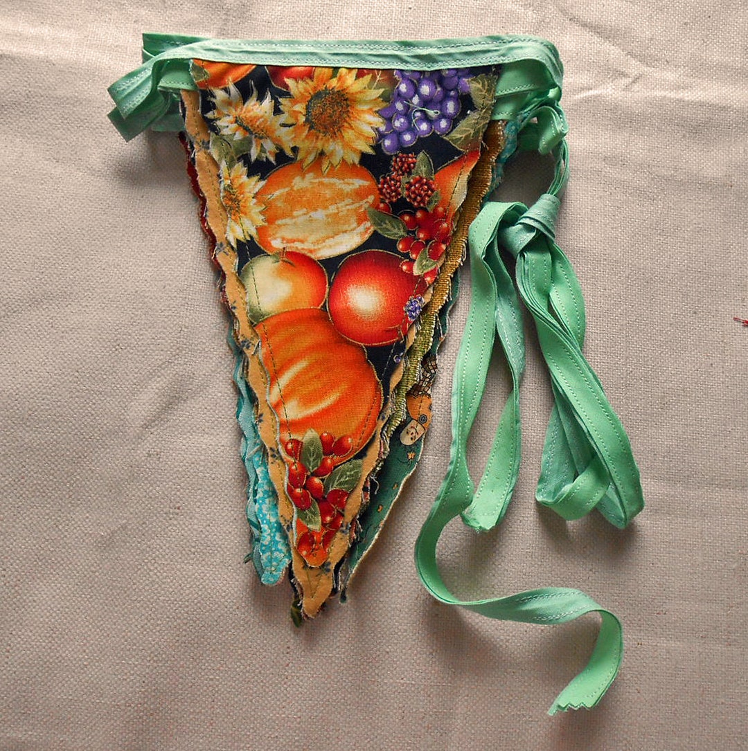 HARVEST BOUNTY AUTUMN Pennants 11 Flags Scarecrow Pumpkin Leaves ...