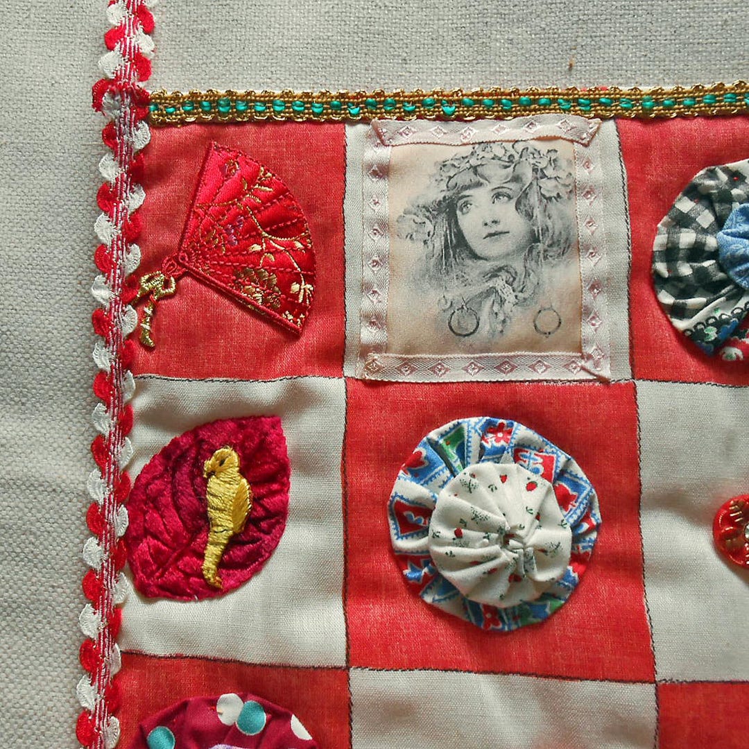 GYPSY FAIRY Red & White Collage Silk Print Parrot Art Deco Yoyos Fan ...