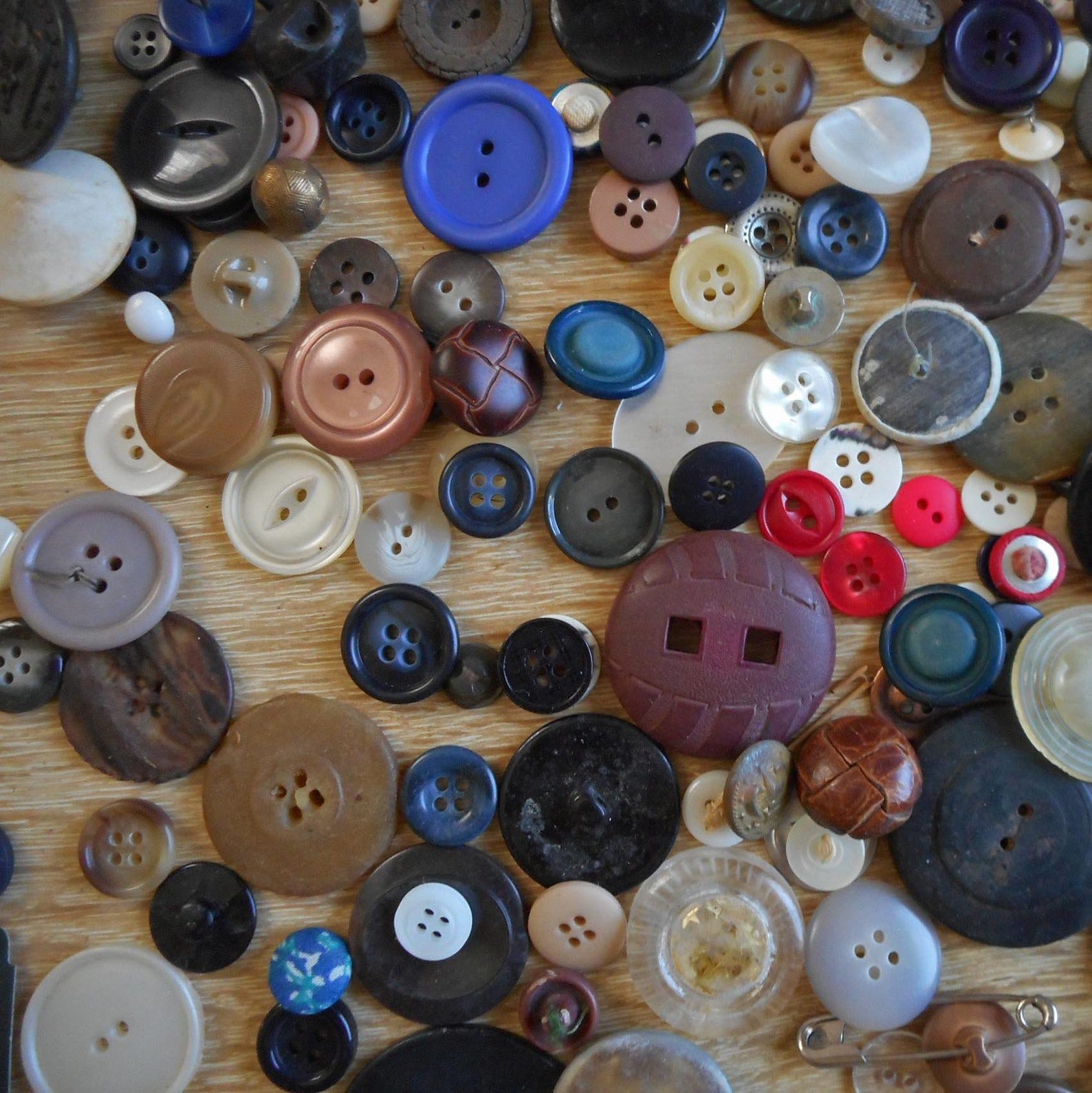 Huge MIXED BUTTONS Bulk Lot Multi Designs Shapes Sizes Mostly - Etsy