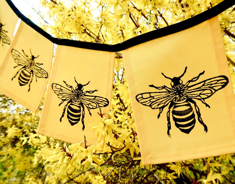 Banderas de jardín de abejas: Estandarte de abejas de algodón amarillo ...