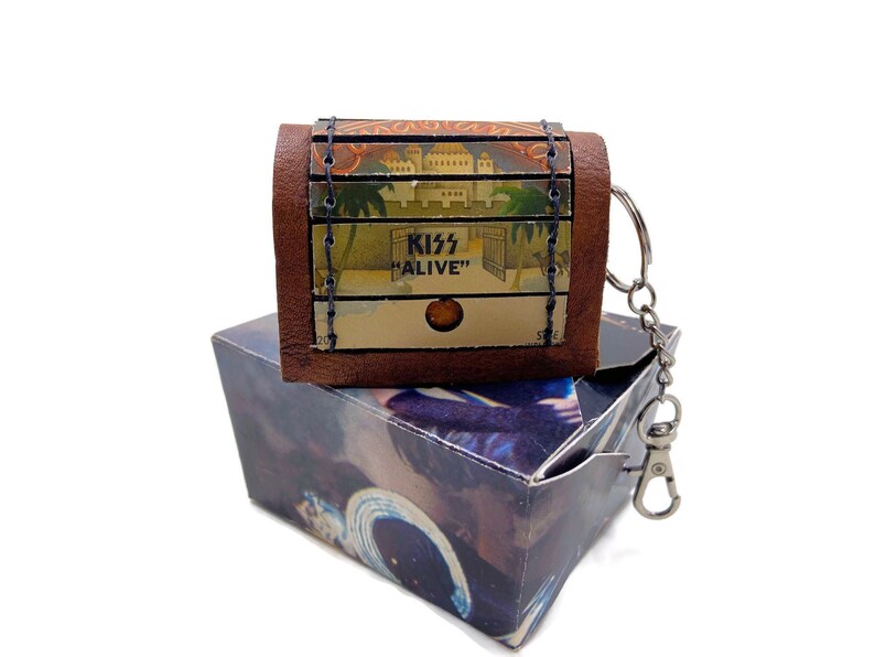 Leather Airpod Pro Case Featuring Actual KISS Vinyl Record - Etsy