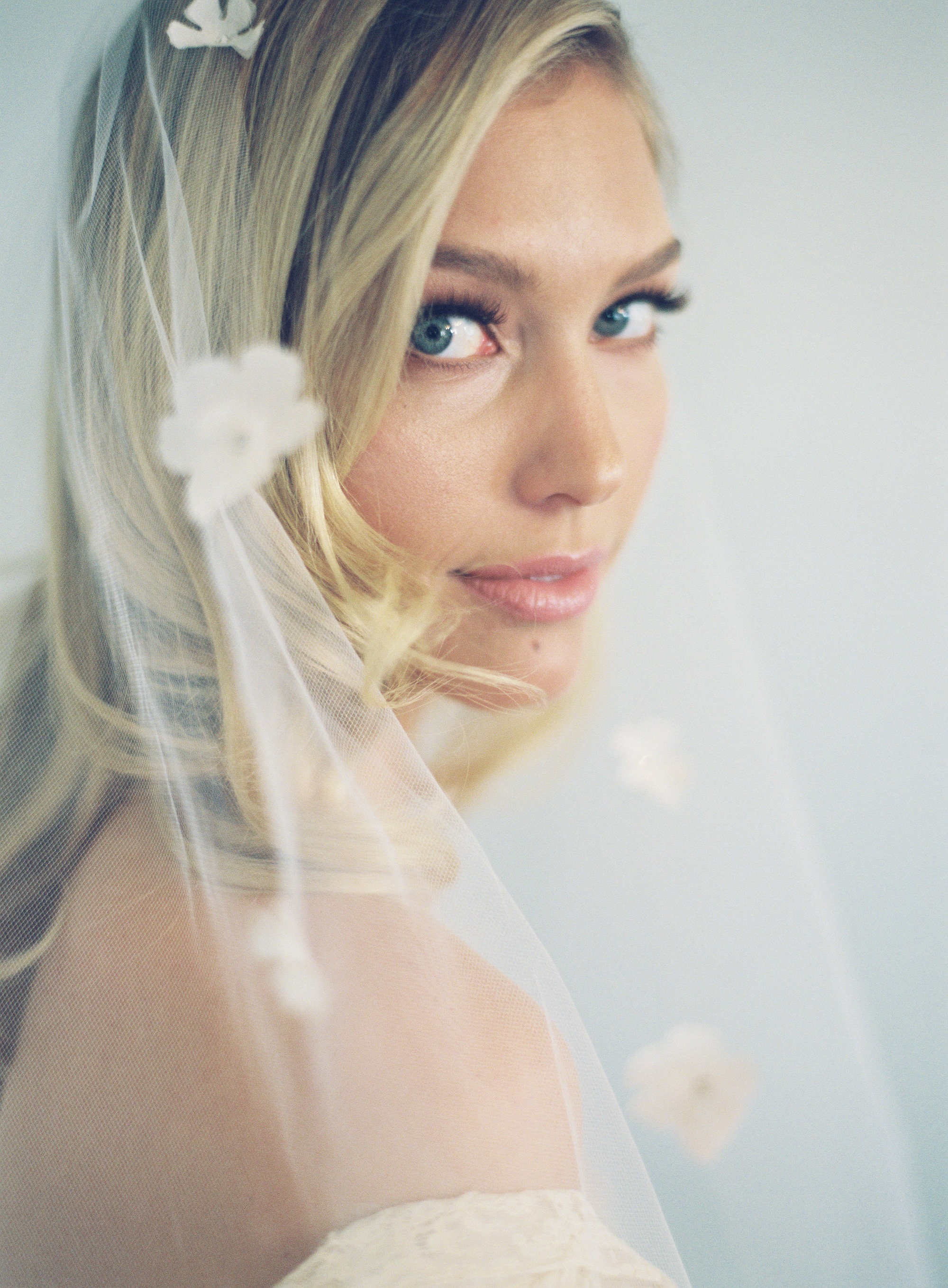 Little Something-Soft Tulle Veil-Floating Flower-Silk Crystal | Etsy