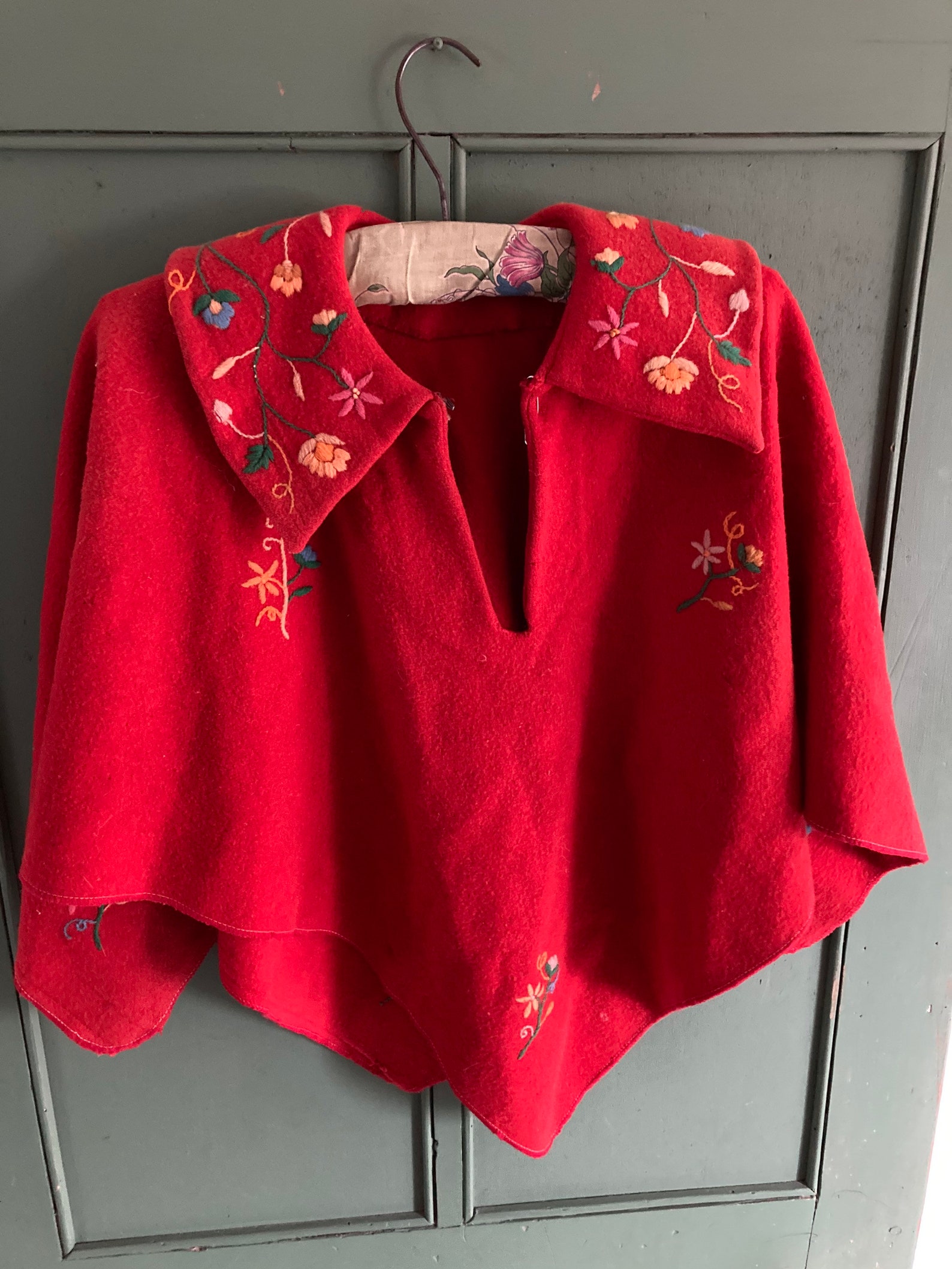Child’s Vintage 1930s Embroidered Red Felt Cape Theatrical Costume Size ...