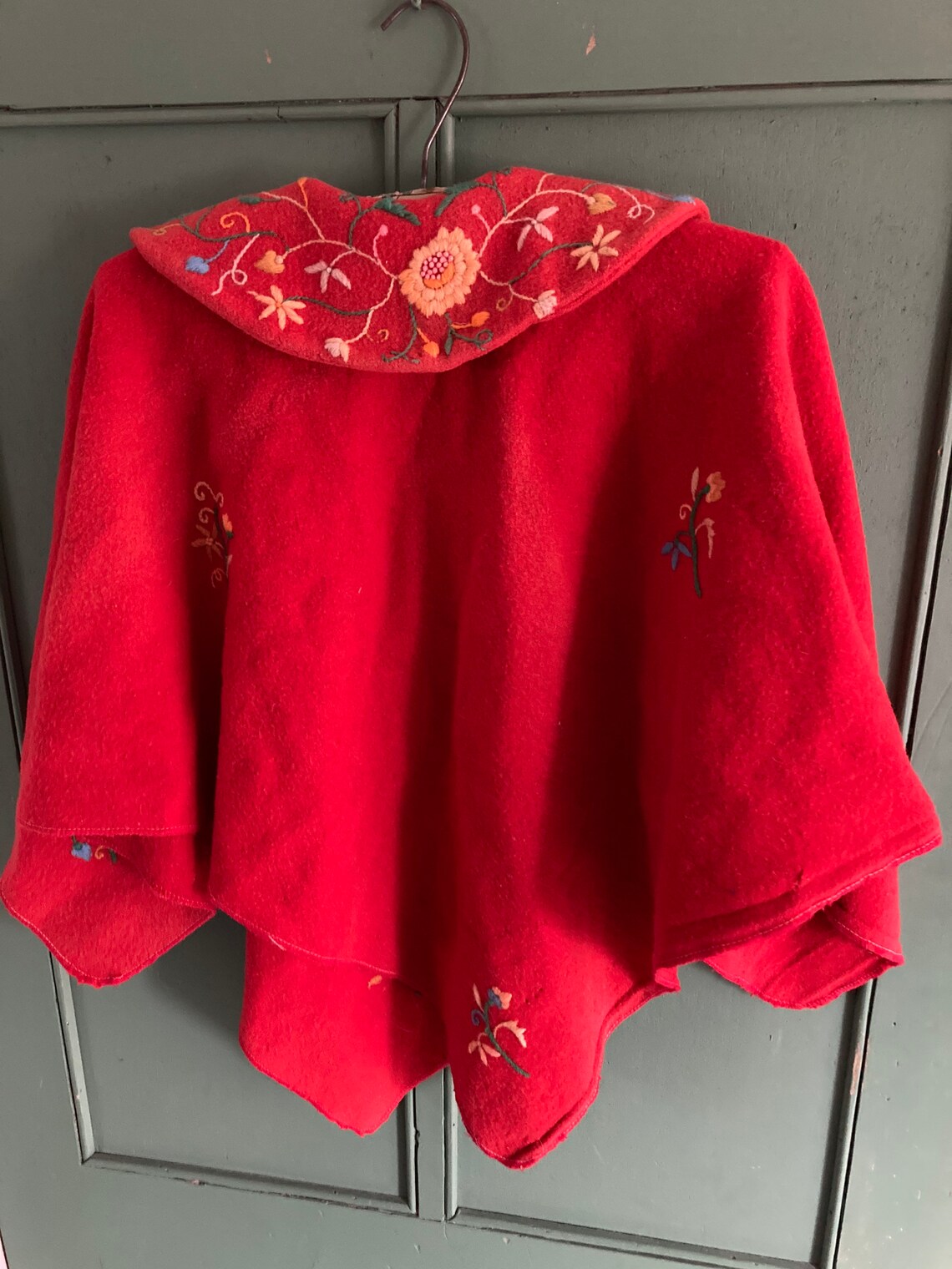 Child’s Vintage 1930s Embroidered Red Felt Cape Theatrical Costume Size ...