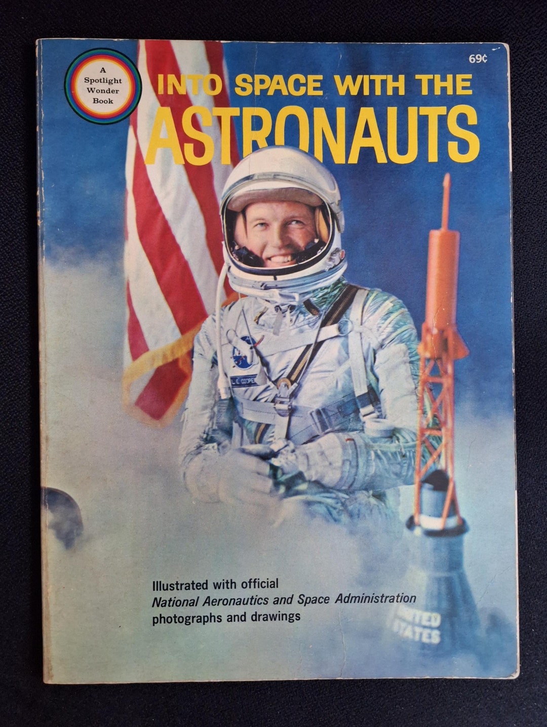 Vintage Book - Into Space With the Astronauts by Robert Scharff, Wonder Books New York 1965 ...
