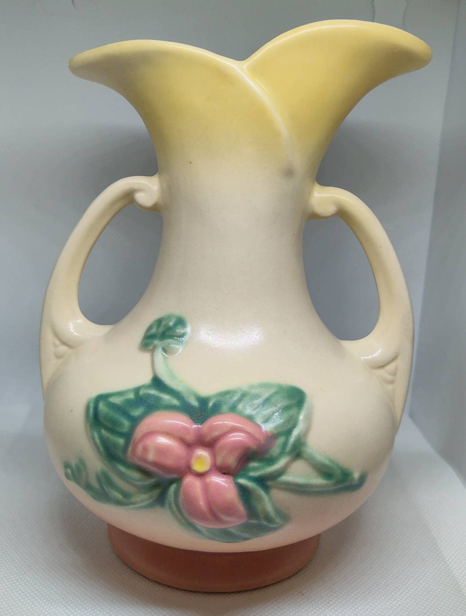 Vintage Hull Art Pottery 2 Handle Vase W8 7-1/2 Yellow Pink - Etsy