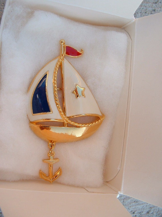 Vintage nautical sailboat brooch - Gem