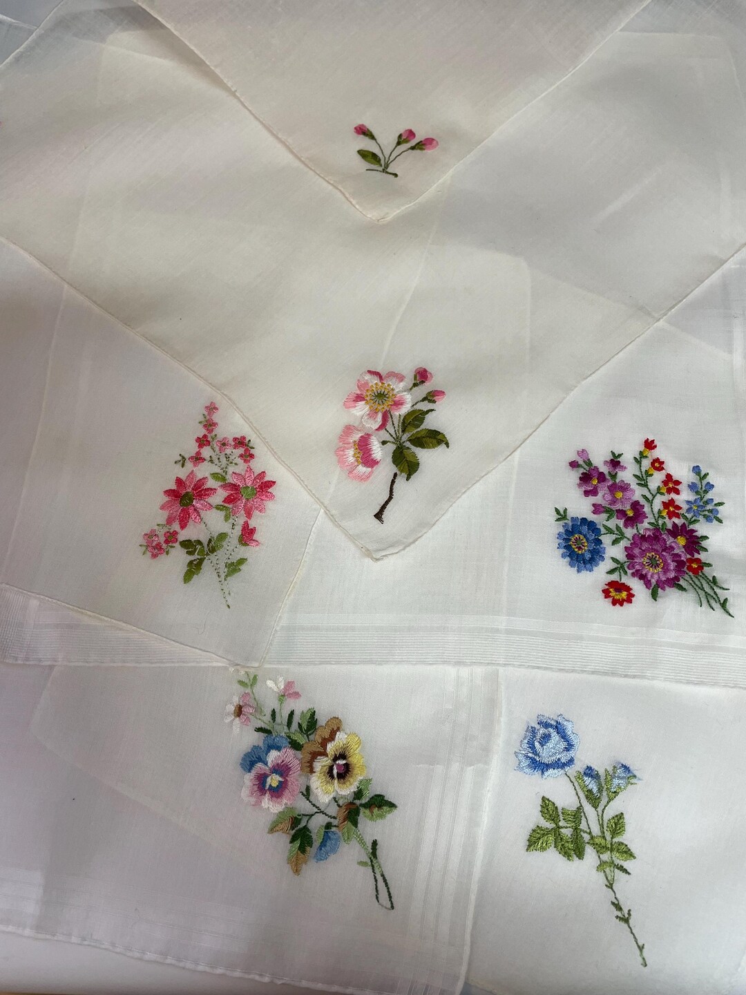 Vintage Lot of Women's Handkerchiefs Hand Embroidered - Etsy