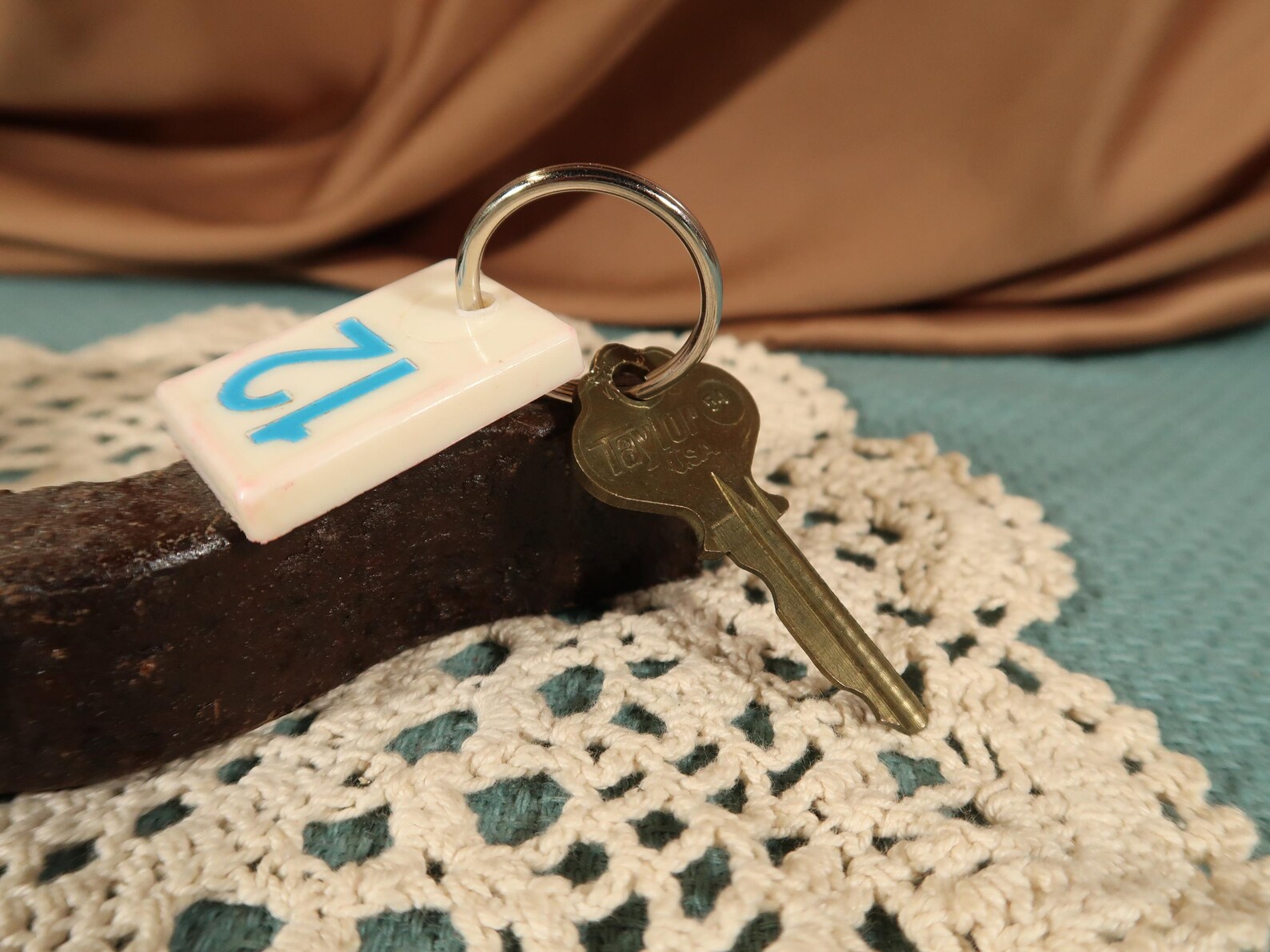 KEY RING With VINTAGE Rummikub Tile, Rummikub Tile Key-chain, Key-chain ...