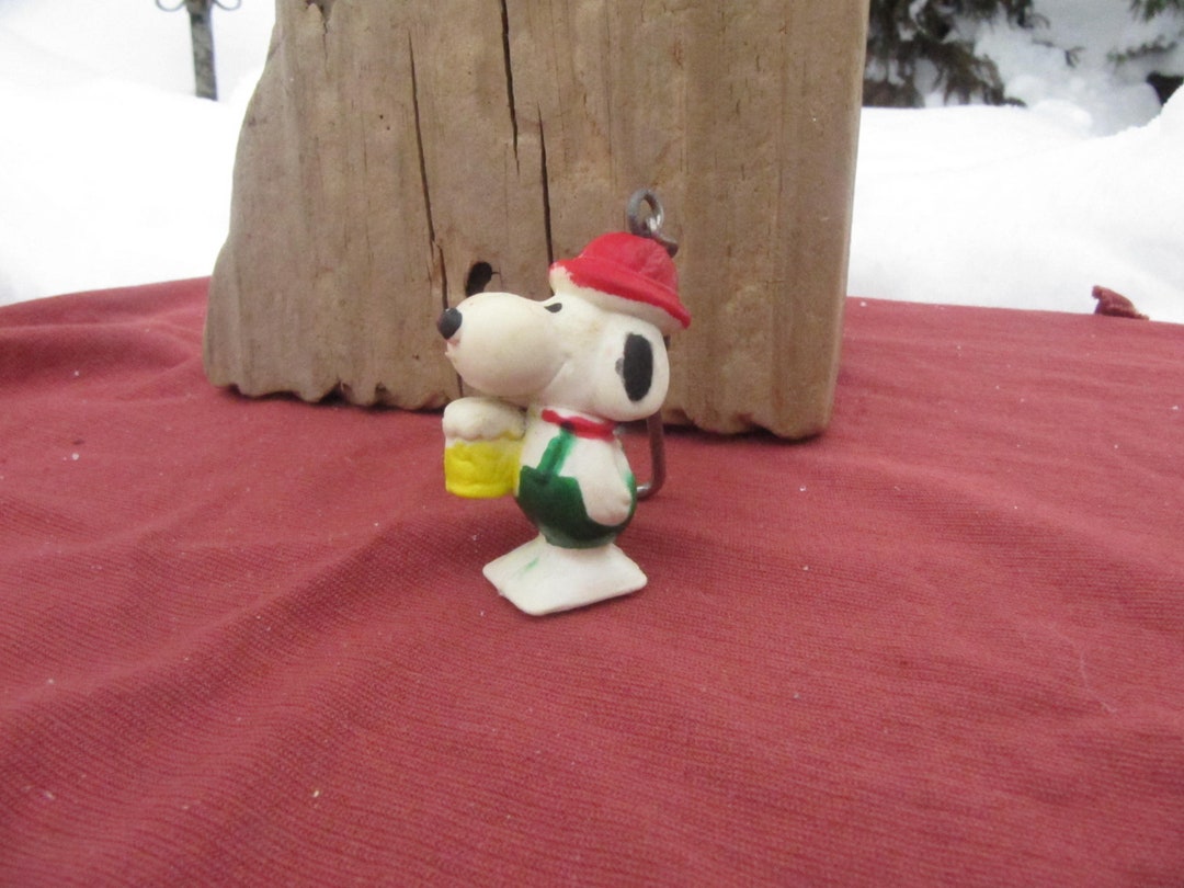 Vintage Snoopy Figurine, Snoopy Key Chain, Collectible Peanuts Figurine ...