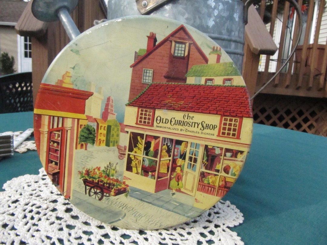 ANTIQUE COOKIE BOX, Old Curiosity Shop Charles Dickens Round 1950 Tin ...