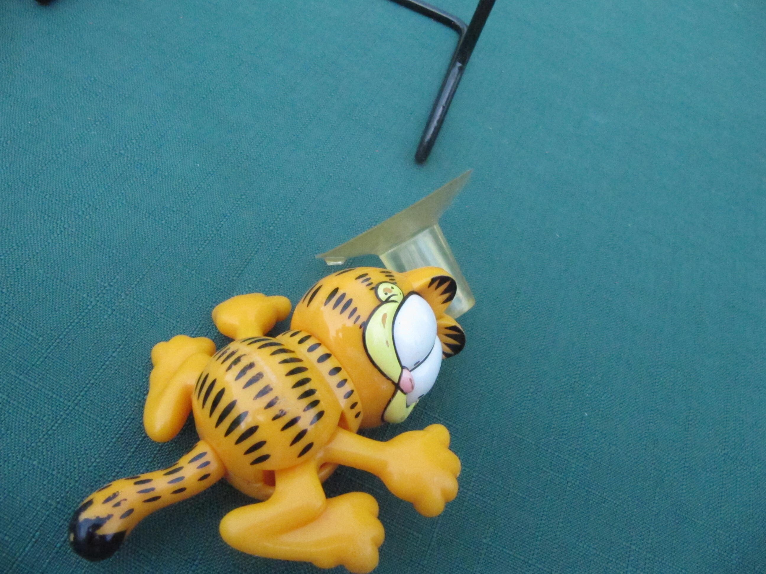 VINTAGE PLASTIC GARFIELD Climbing Garfield Vintage Garfield - Etsy UK
