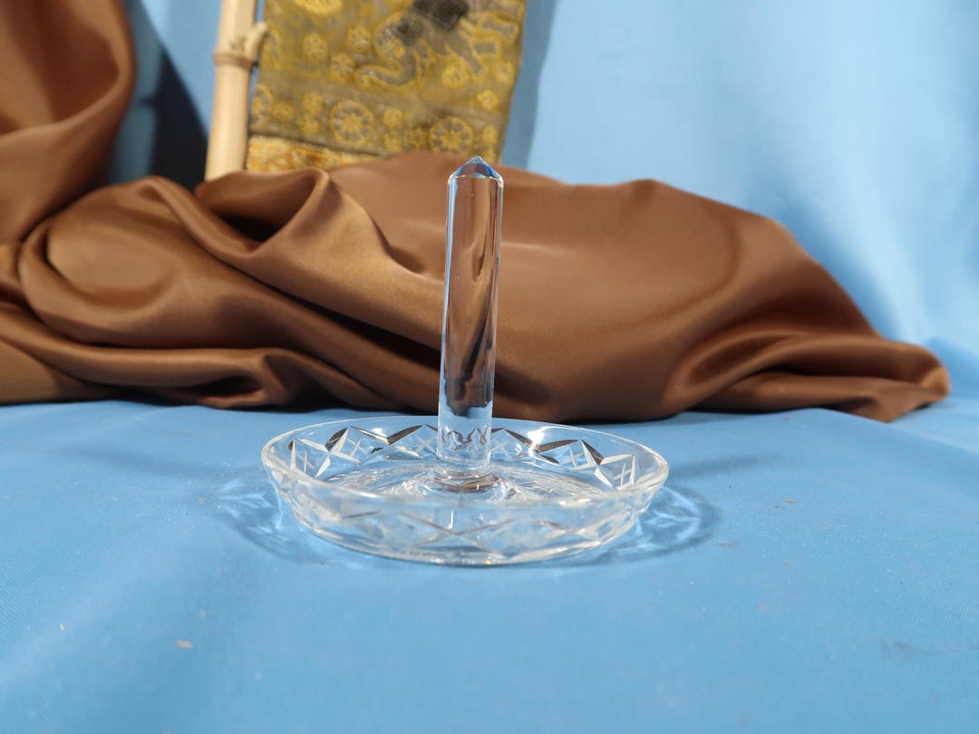 VINTAGE RING HOLDER, Crystal Ring Holder, Small Ring Stand Made of ...