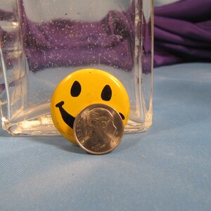 1970's CLASSIC SMILEY FACE, 1-1/4 Inches in Diameter, It is a Pin ...