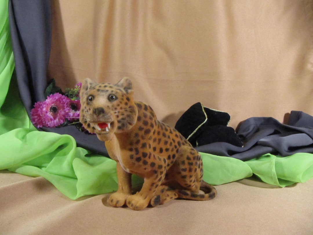 MINIATURE LEOPARD FIGURE, Vintage Fuzzy Made in Hong Kong Toy Tiger ...