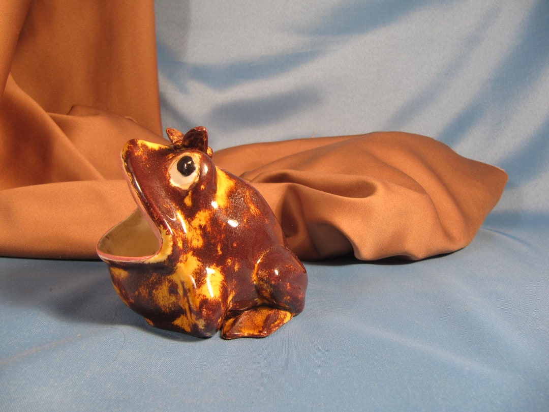 CERAMIC FROG With BUTTERFLY Dish, Pottery Frog, 3 Inch Statue of Frog ...