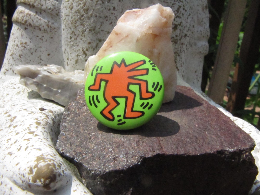 KEITH HARING DANCING Dog Vintage Pin Back Keith Haring Vintage Art ...