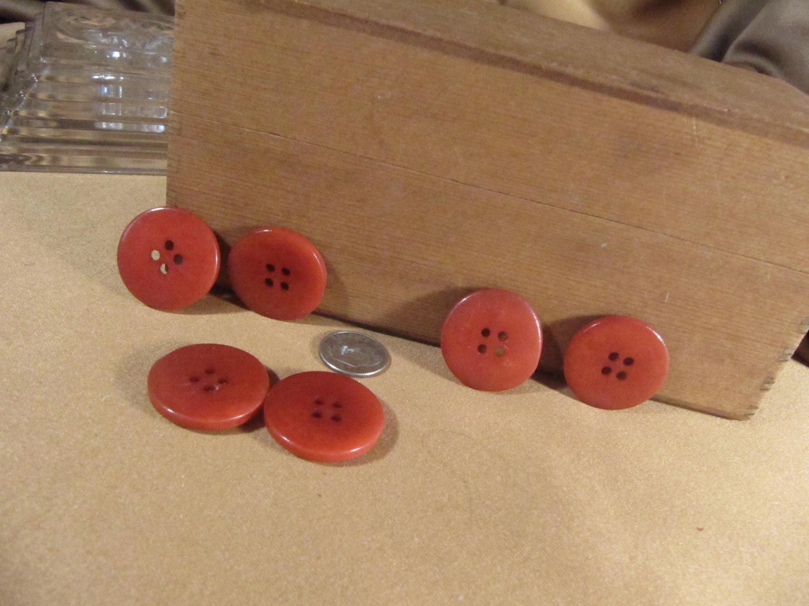 ANTIQUE RED BUTTONS Set of 6 retro pre owned plastic red | Etsy