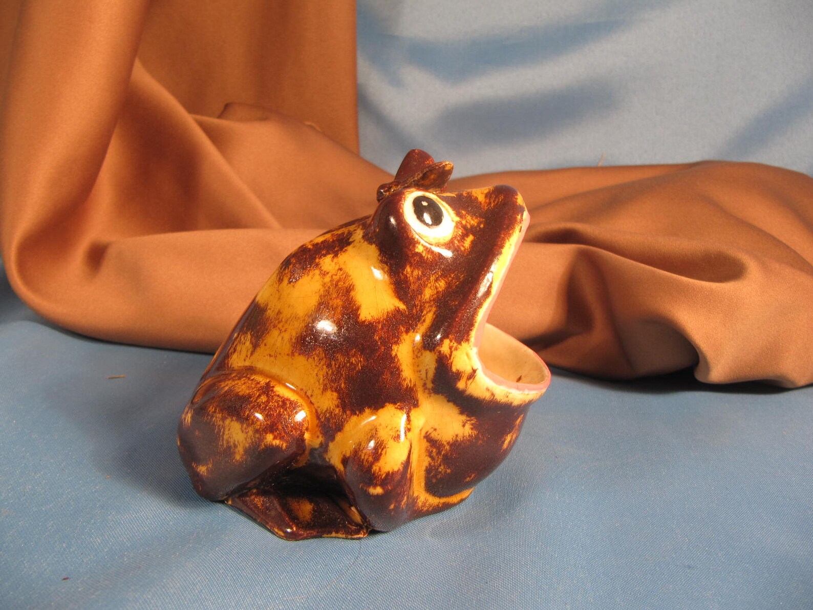 CERAMIC FROG With BUTTERFLY Dish Pottery Frog 3 Inch Statue | Etsy