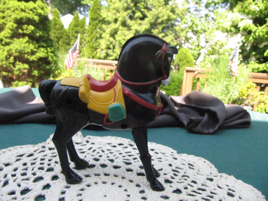 DISNEY KHAN Mulan,disney Mulan Khan Black Horse Figure Mcdonalds Happy ...