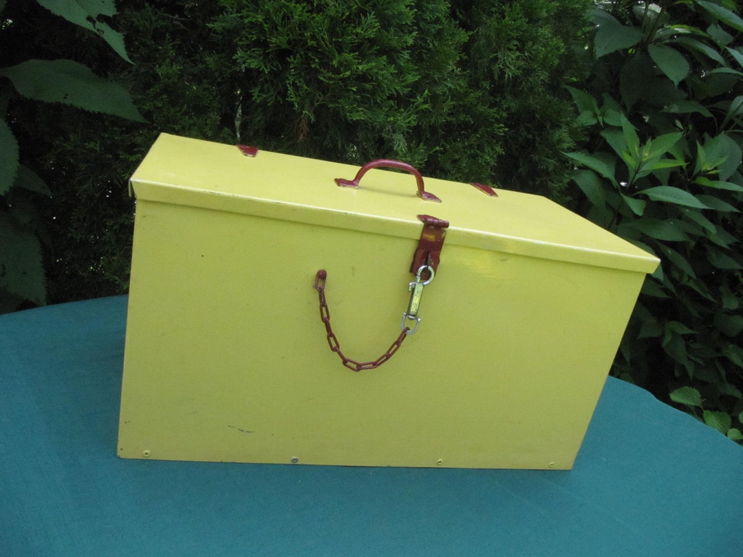 Vintage Metal Tool Box With Lid, Antique Metal Tool Box, Lock Box ...