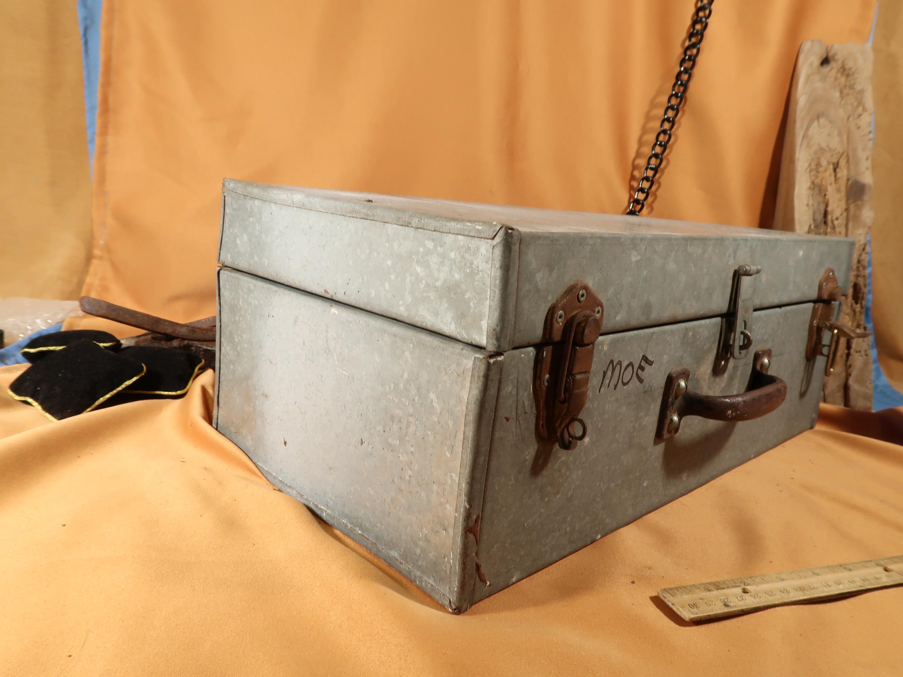 FOLK ART METAL Tool Boxvintage Metal Tool Box With Lid, Antique Metal ...