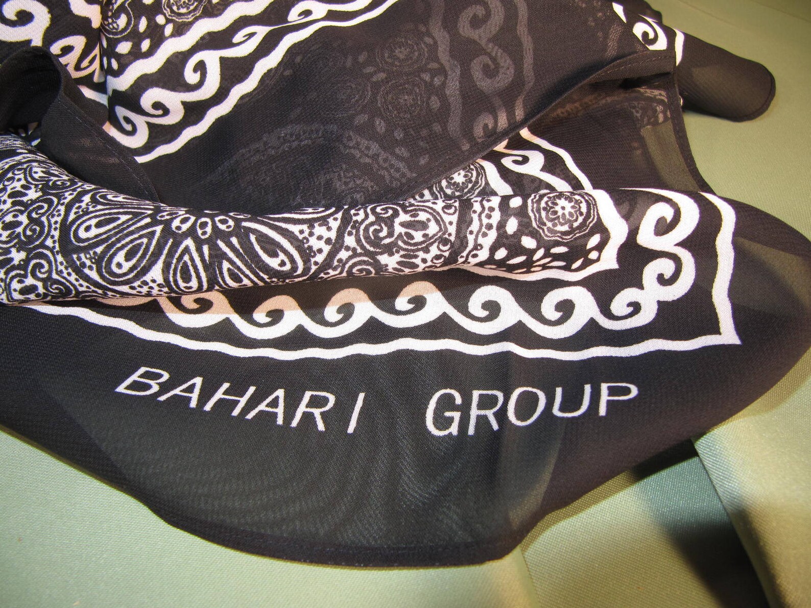 VINTAGE LADIES BAHARI Black Scarf With Cloth Drawstring | Etsy