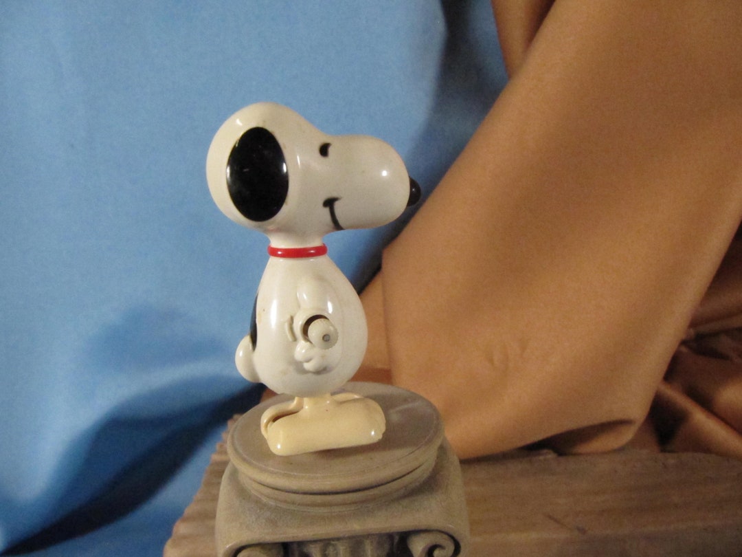SNOOPY VINTAGE FIGURINE Snoopy Statue,peanuts Gang Snoopy Small ...