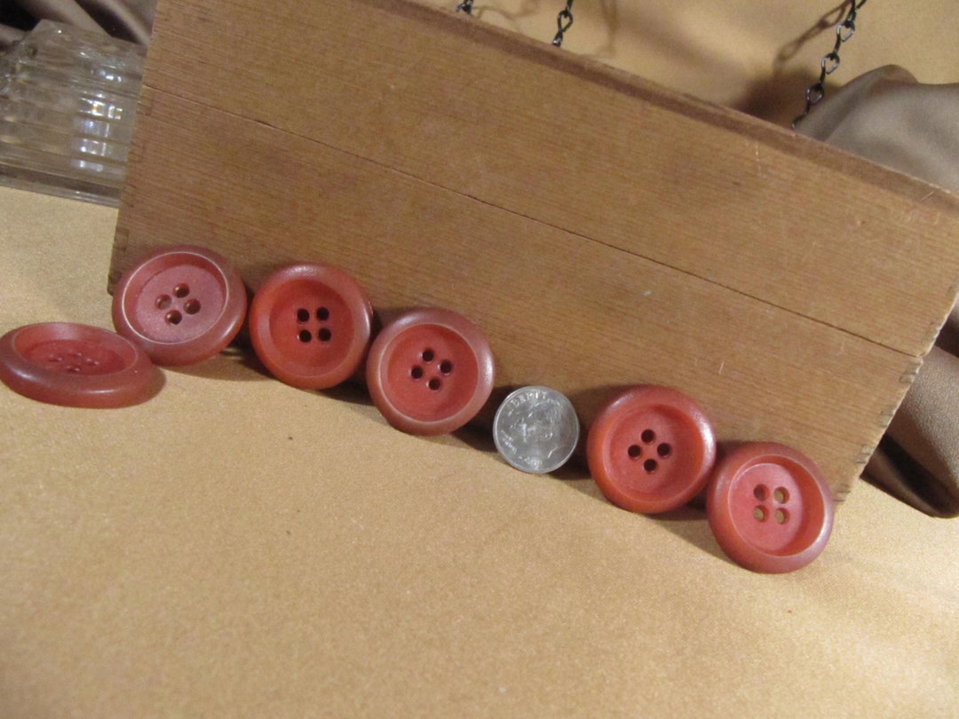 ANTIQUE RED BUTTONS, Set of 6 Retro Pre Owned Plastic Red Buttons, 4 ...
