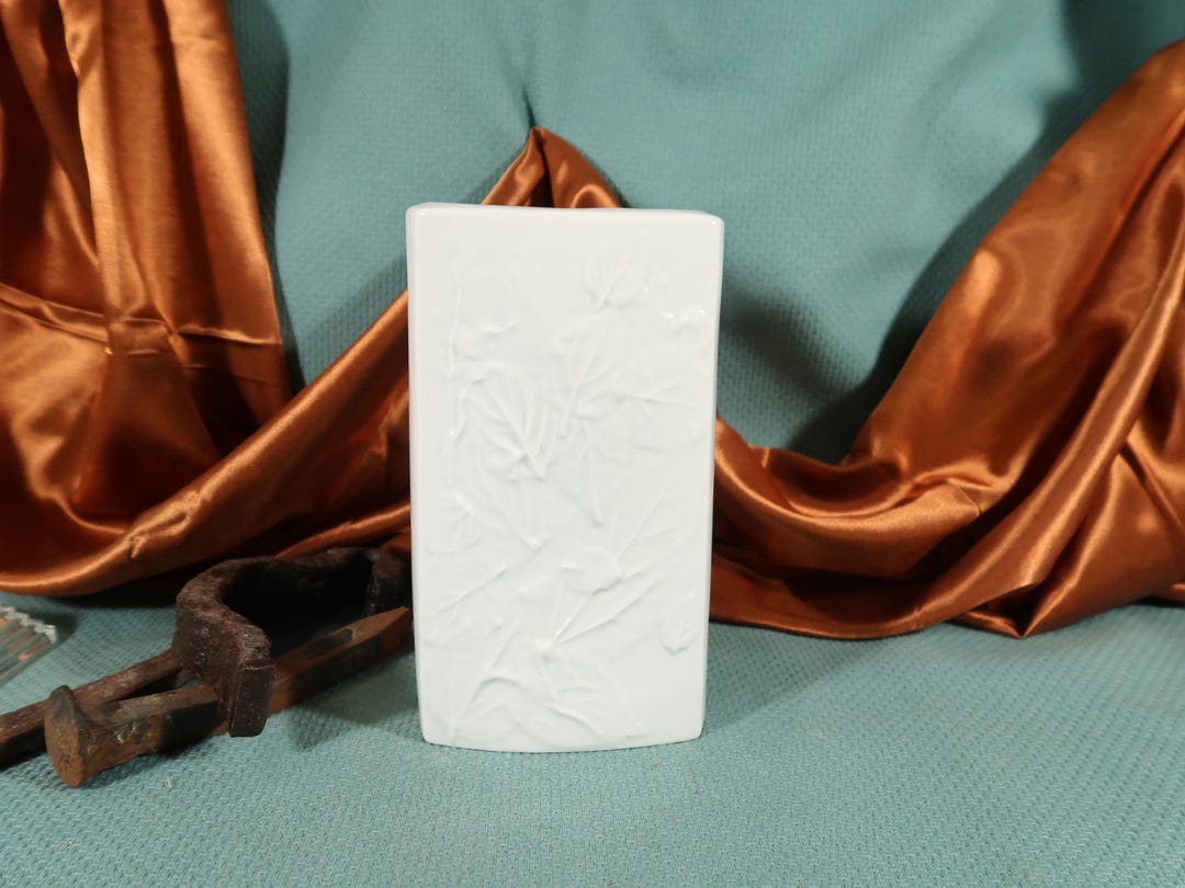 NAAMAN ISRAEL VASE, Raised Relief Fine Porcelain From Israel Pure White ...