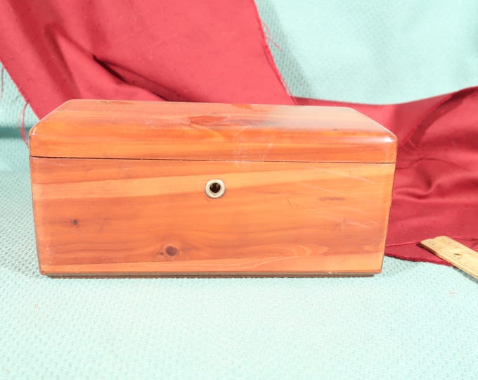 LANE CEDAR BOX, 9 Inch Wide Cedar Box by Lane Cedar Chests Altavista ...
