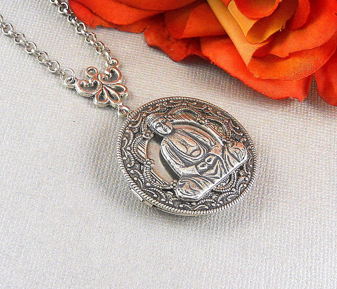 Photo Namaste Buddha Locket Silver Necklace Antique Buddha Necklaces ...