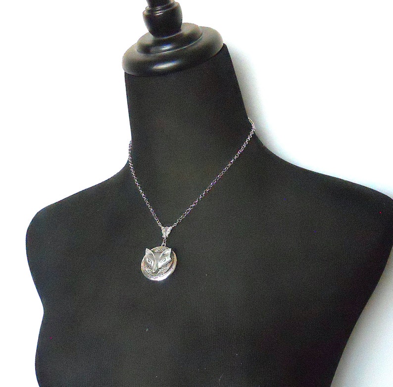 Wolf Locket Necklace. Antiqued Silver Pewter and Vintage - Etsy