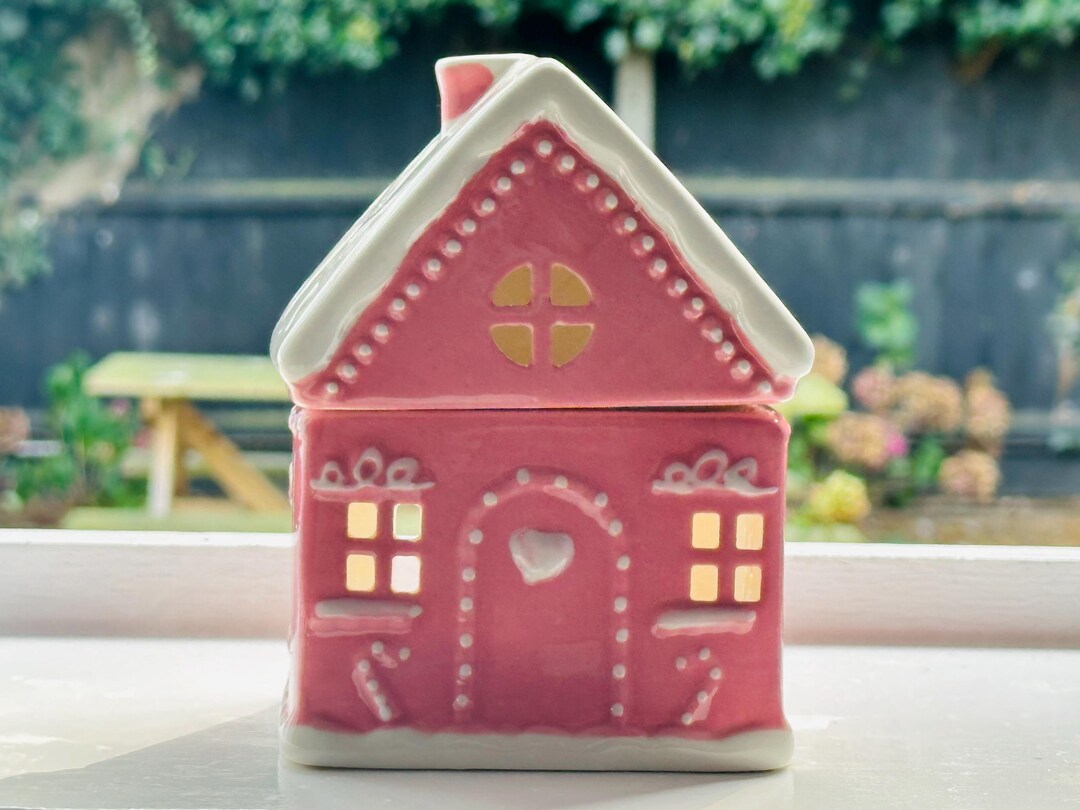 Pink Gingerbread House Halloween Gothic Oil Pumpkin Cauldron Wax ...