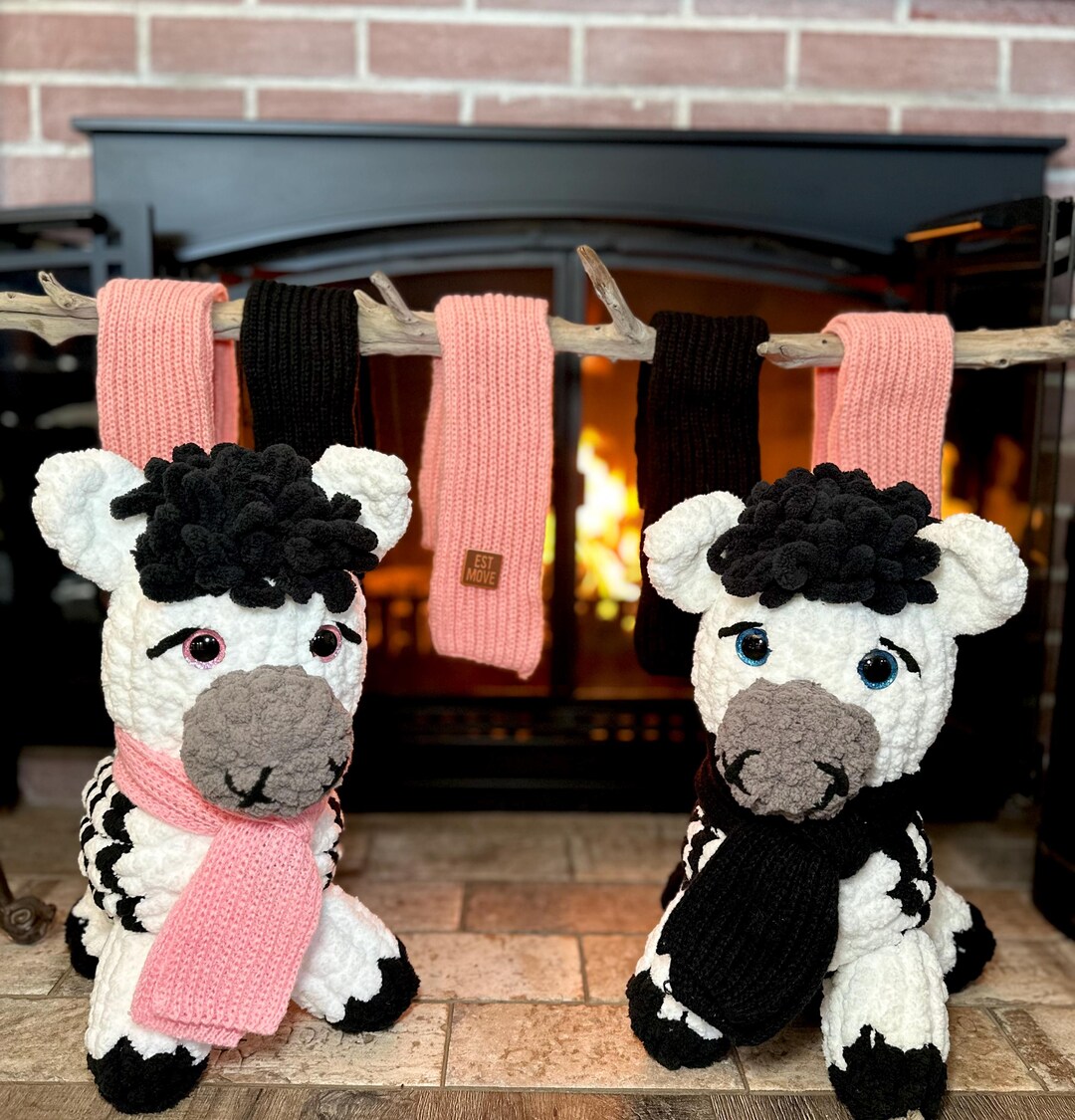 ZURI ZEBRA/ Full Video Tutorial / Hand Knit Zebra/ Finger Knit Animal ...