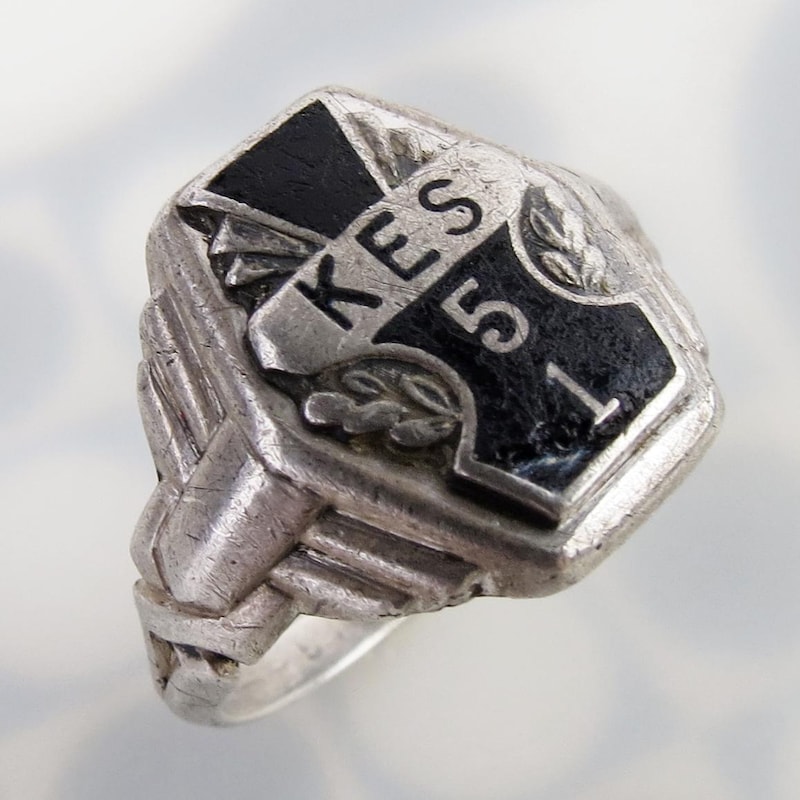 Class Ring - Etsy